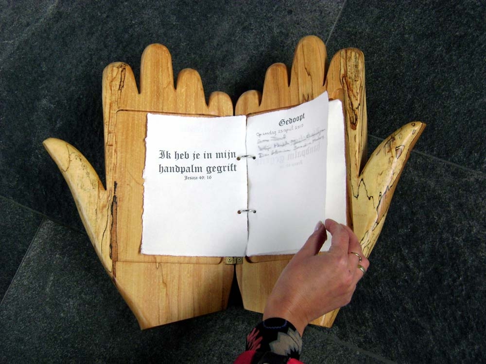 Houten handen | René Bruns Schrijnwerker